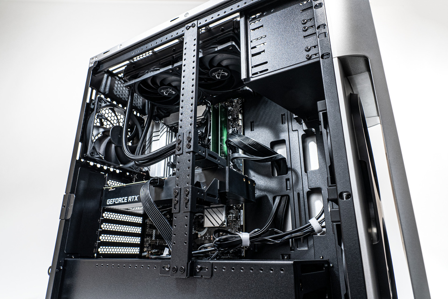 新しいraytrek 4Cシリーズ販売開始。洗練されたデザインに | おっさんゲーマーどっとねっと